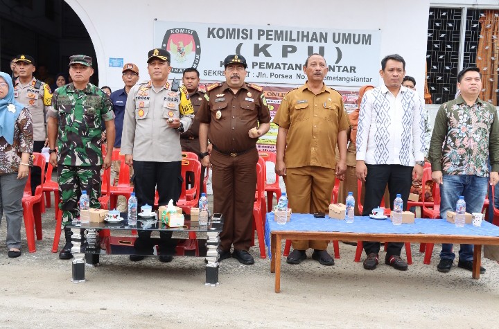 Pelepasan Ceremonial Pendistribusian Logistik Pilkada Serentak Tahun 2024, Ditandai Dengan ...